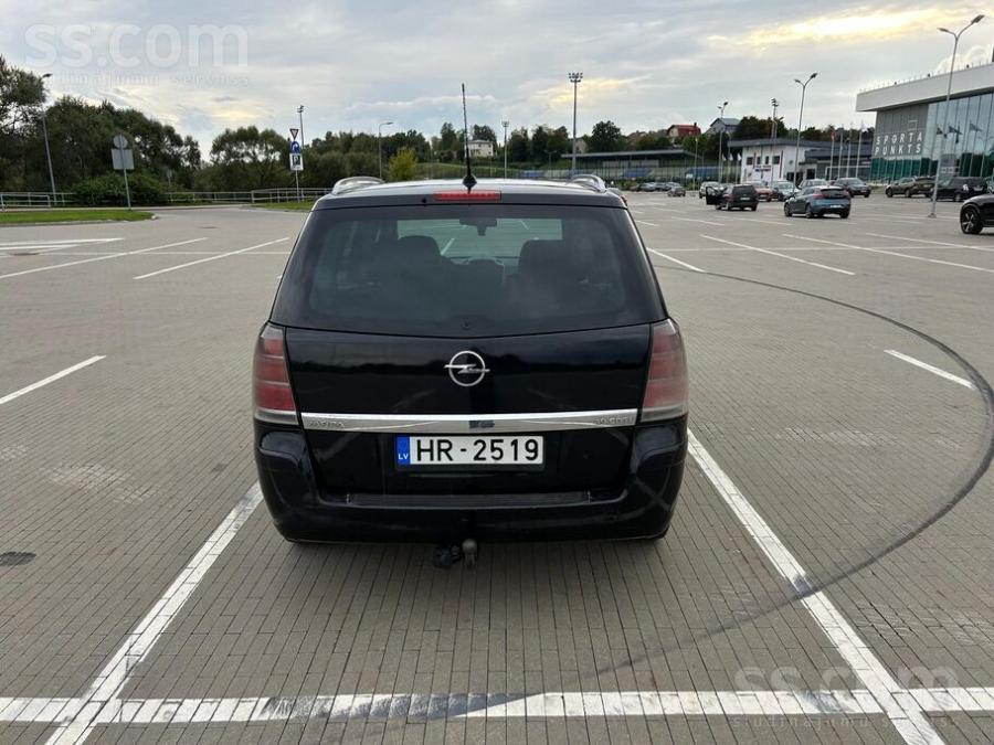 Melns Opel Zafira 2007 Rēzekne, ar dzinēja tilpumu 1.90 L un nobraukumu 404 tūkst. km par 1345 €, foto 5 vietnē AUTOMOTO.COM.LV