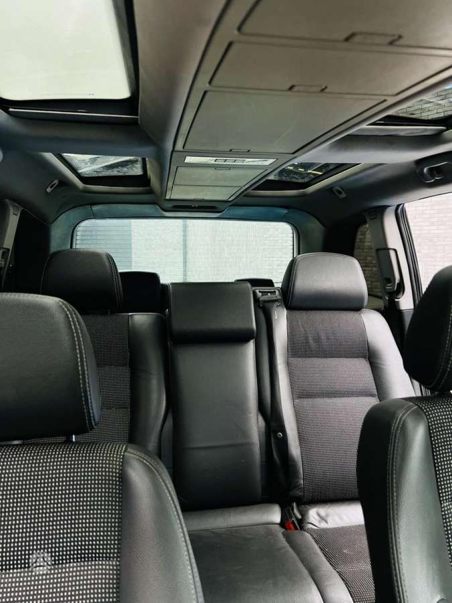 Black Opel Zafira 2007 in Marijampole, with an engine capacity of 1.91 L and mileage of 369 thousand km for 1400 €, photo 8 on AUTOMOTO.COM.LV