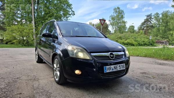 Melns Opel Zafira 2008 Daugavpils, ar dzinēja tilpumu 1.80 L un nobraukumu 260 tūkst. km par 2700 €, foto 3 vietnē AUTOMOTO.COM.LV