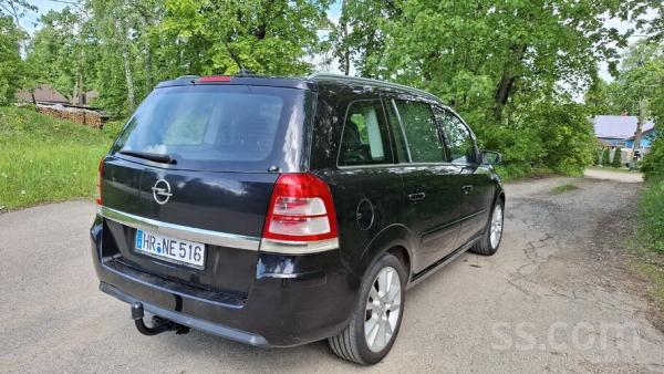 Melns Opel Zafira 2008 Daugavpils, ar dzinēja tilpumu 1.80 L un nobraukumu 260 tūkst. km par 2700 €, foto 6 vietnē AUTOMOTO.COM.LV