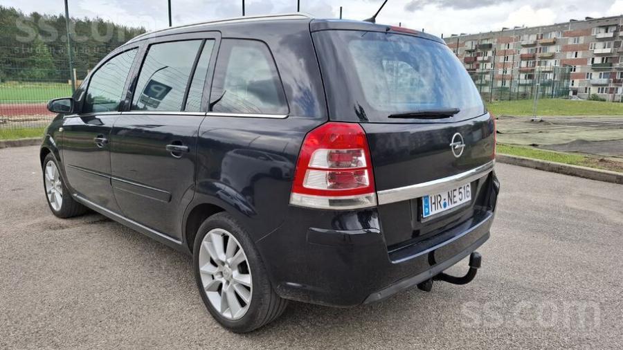 Black Opel Zafira 2008 in Daugavpils, with an engine capacity of 1.70 L and mileage of 260 thousand km for 1500 €, photo 6 on AUTOMOTO.COM.LV