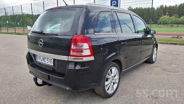 Black Opel Zafira 2008 in Daugavpils, with an engine capacity of 1.70 L and mileage of 260 thousand km for 1500 €, photo 8 on AUTOMOTO.COM.LV