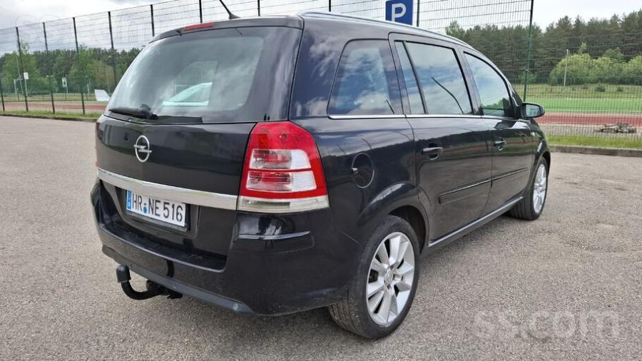 Black Opel Zafira 2008 in Daugavpils, with an engine capacity of 1.70 L and mileage of 260 thousand km for 1500 €, photo 8 on AUTOMOTO.COM.LV