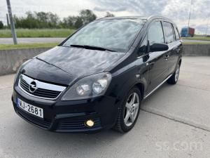 Black Opel Zafira 2008 in Jekabpils, with an engine capacity of 1.90 L and mileage of 330 thousand km for 2500 €, photo 3 on AUTOMOTO.COM.LV