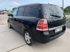 Black Opel Zafira 2008 in Jekabpils, with an engine capacity of 1.90 L and mileage of 330 thousand km for 2500 €, photo 7 on AUTOMOTO.COM.LV