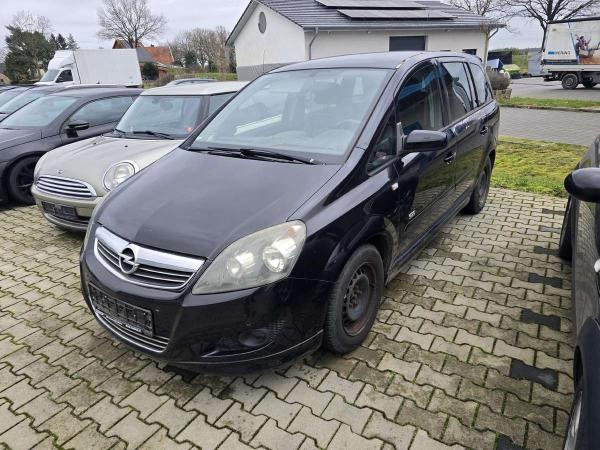 Black Opel Zafira 2008 in Marijampole, with an engine capacity of 1.80 L and mileage of 138 thousand km for 2300 €, photo 2 on AUTOMOTO.COM.LV