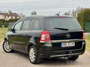 Black Opel Zafira 2008 in Riga, with an engine capacity of 1.90 L and mileage of 322 thousand km for 1850 €, photo 4 on AUTOMOTO.COM.LV