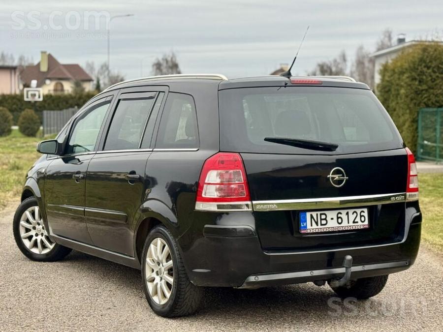Black Opel Zafira 2008 in Riga, with an engine capacity of 1.90 L and mileage of 322 thousand km for 1850 €, photo 4 on AUTOMOTO.COM.LV