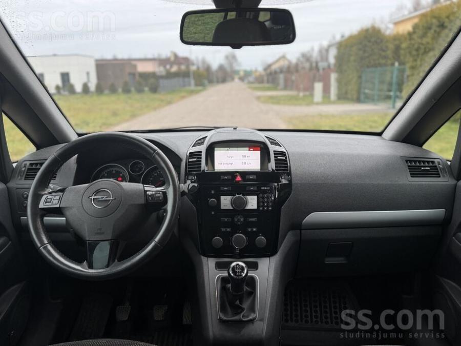 Black Opel Zafira 2008 in Riga, with an engine capacity of 1.90 L and mileage of 322 thousand km for 1850 €, photo 16 on AUTOMOTO.COM.LV