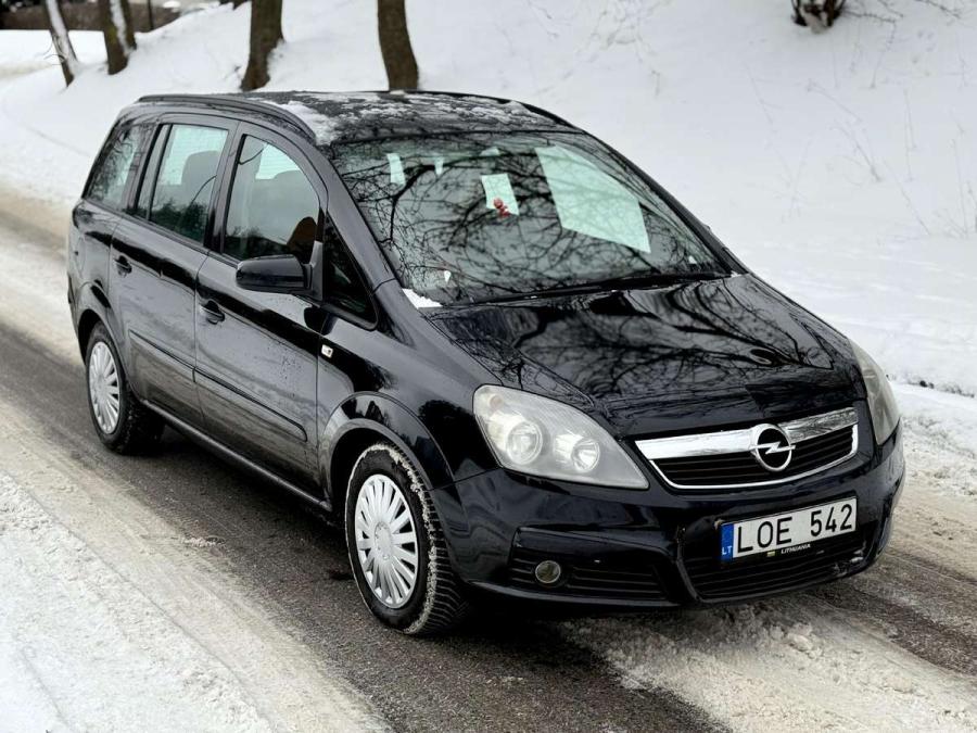 Black Opel Zafira 2008 in Vilnius, with an engine capacity of 1.80 L and mileage of 264 thousand km for 1850 €, photo 1 on AUTOMOTO.COM.LV