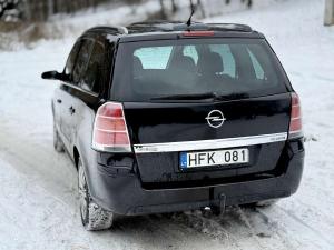 Black Opel Zafira 2008 in Vilnius, with an engine capacity of 1.90 L and mileage of 289 thousand km for 1450 €, photo 3 on AUTOMOTO.COM.LV