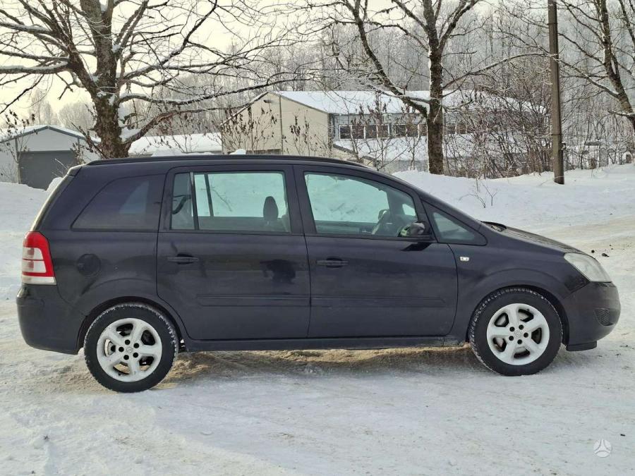 Melns Opel Zafira 2008 Plungė, ar dzinēja tilpumu 1.91 L un nobraukumu 253 tūkst. km par 1450 €, foto 9 vietnē AUTOMOTO.COM.LV