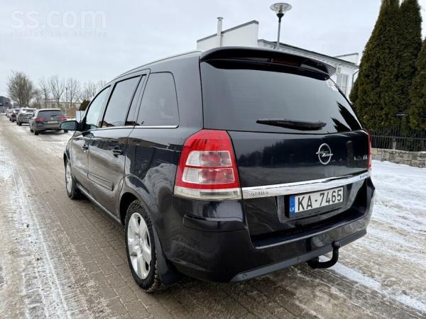 Black Opel Zafira 2008 in Riga, with an engine capacity of 1.90 L and mileage of 384 thousand km for 2200 €, photo 4 on AUTOMOTO.COM.LV