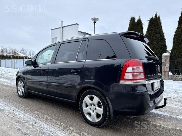 Black Opel Zafira 2008 in Riga, with an engine capacity of 1.90 L and mileage of 384 thousand km for 2200 €, photo 6 on AUTOMOTO.COM.LV