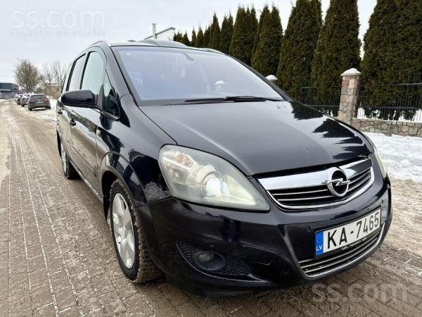 Black Opel Zafira 2008 in Riga, with an engine capacity of 1.90 L and mileage of 384 thousand km for 2200 €, photo 7 on AUTOMOTO.COM.LV