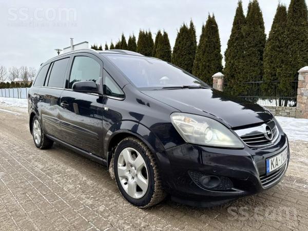 Black Opel Zafira 2008 in Riga, with an engine capacity of 1.90 L and mileage of 384 thousand km for 2200 €, photo 8 on AUTOMOTO.COM.LV
