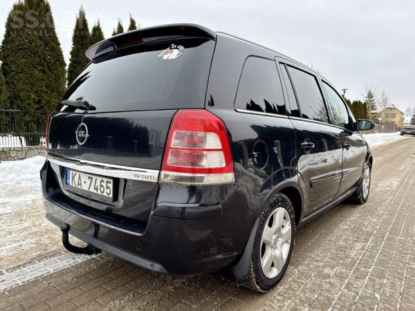 Black Opel Zafira 2008 in Riga, with an engine capacity of 1.90 L and mileage of 384 thousand km for 2200 €, photo 9 on AUTOMOTO.COM.LV