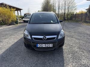 Black Opel Zafira 2008 in Saldus, with an engine capacity of 1.90 L and mileage of 368 thousand km for 1950 €, photo 3 on AUTOMOTO.COM.LV