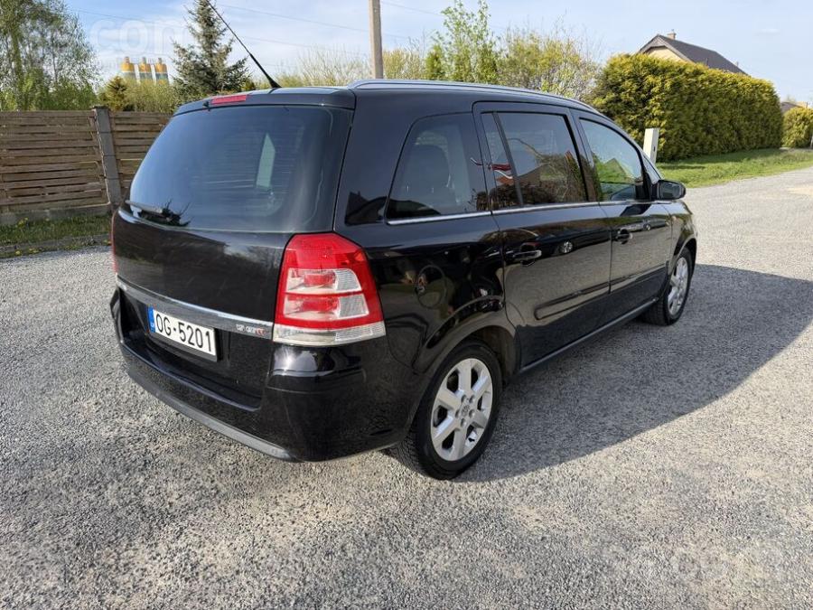 Black Opel Zafira 2008 in Saldus, with an engine capacity of 1.90 L and mileage of 368 thousand km for 1950 €, photo 6 on AUTOMOTO.COM.LV