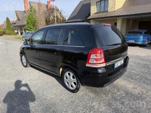Black Opel Zafira 2008 in Saldus, with an engine capacity of 1.90 L and mileage of 368 thousand km for 1950 €, photo 8 on AUTOMOTO.COM.LV