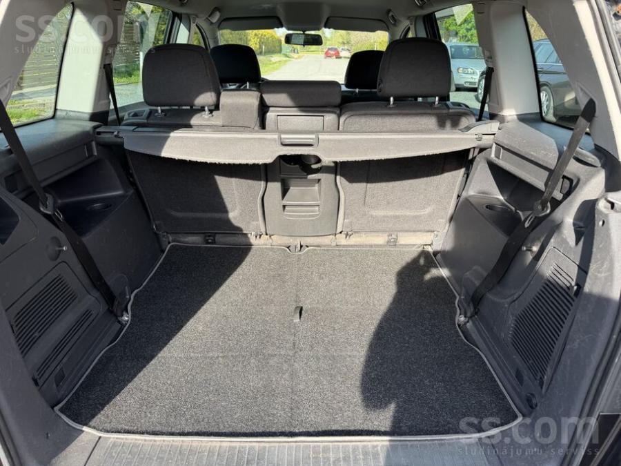 Black Opel Zafira 2008 in Saldus, with an engine capacity of 1.90 L and mileage of 368 thousand km for 1950 €, photo 11 on AUTOMOTO.COM.LV