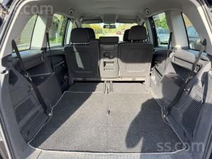 Black Opel Zafira 2008 in Saldus, with an engine capacity of 1.90 L and mileage of 368 thousand km for 1950 €, photo 12 on AUTOMOTO.COM.LV
