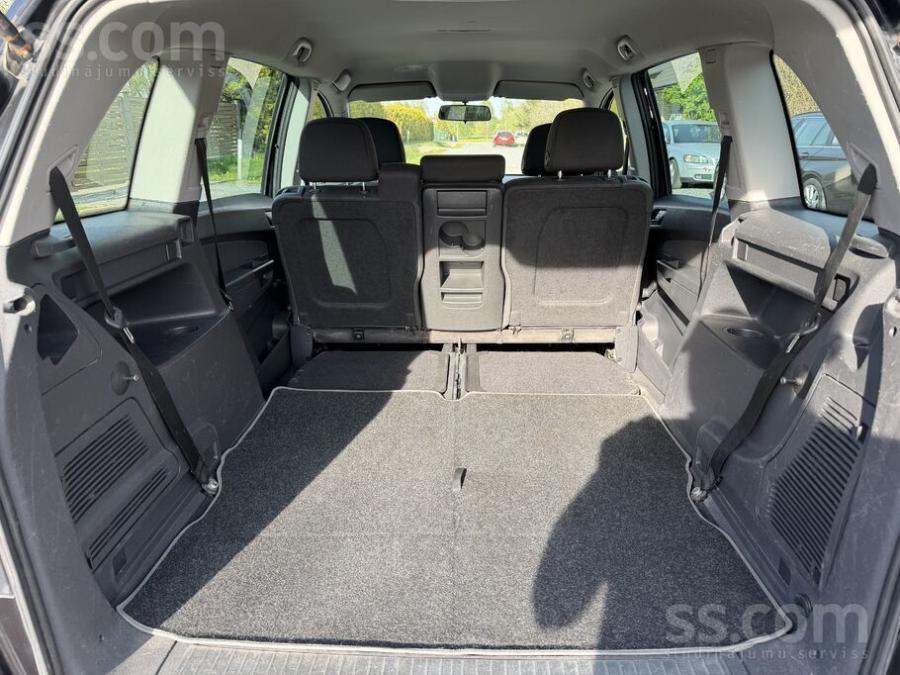 Black Opel Zafira 2008 in Saldus, with an engine capacity of 1.90 L and mileage of 368 thousand km for 1950 €, photo 12 on AUTOMOTO.COM.LV