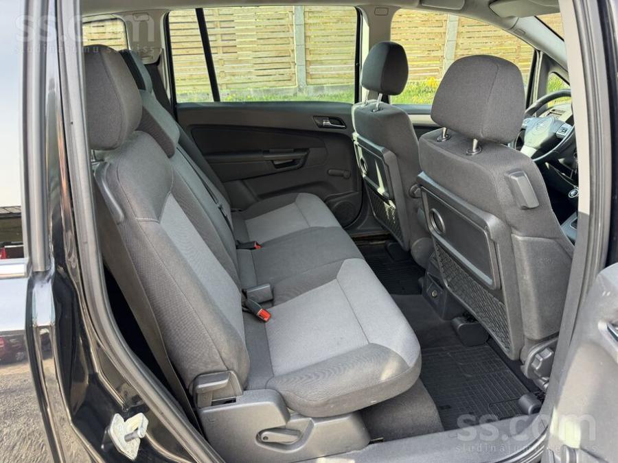 Black Opel Zafira 2008 in Saldus, with an engine capacity of 1.90 L and mileage of 368 thousand km for 1950 €, photo 15 on AUTOMOTO.COM.LV