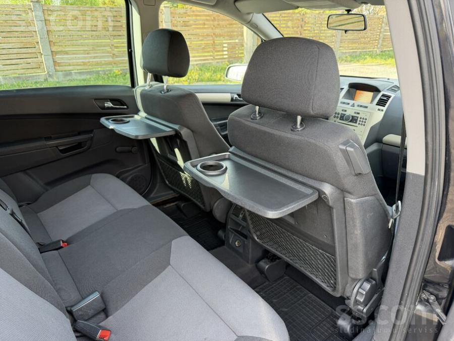 Black Opel Zafira 2008 in Saldus, with an engine capacity of 1.90 L and mileage of 368 thousand km for 1950 €, photo 16 on AUTOMOTO.COM.LV