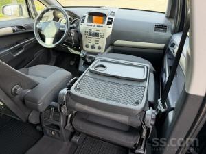 Black Opel Zafira 2008 in Saldus, with an engine capacity of 1.90 L and mileage of 368 thousand km for 1950 €, photo 17 on AUTOMOTO.COM.LV