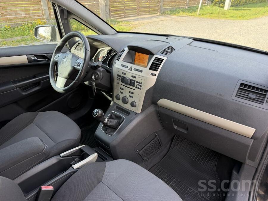Black Opel Zafira 2008 in Saldus, with an engine capacity of 1.90 L and mileage of 368 thousand km for 1950 €, photo 21 on AUTOMOTO.COM.LV