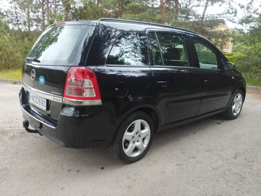 Black Opel Zafira 2008 in Vilnius, with an engine capacity of 1.70 L and mileage of 320 thousand km for 2300 €, photo 4 on AUTOMOTO.COM.LV