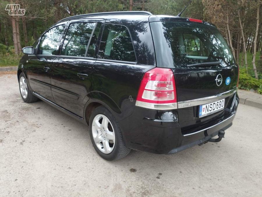 Black Opel Zafira 2008 in Vilnius, with an engine capacity of 1.70 L and mileage of 320 thousand km for 2300 €, photo 6 on AUTOMOTO.COM.LV