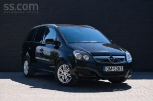 Black Opel Zafira 2008 in Riga, with an engine capacity of 1.70 L and mileage of 216 thousand km for 4690 €, photo 3 on AUTOMOTO.COM.LV