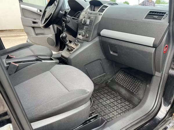 Melns Opel Zafira 2008 Jēkabpils, ar dzinēja tilpumu 1.90 L un nobraukumu 330 tūkst. km par 2250 €, foto 10 vietnē AUTOMOTO.COM.LV