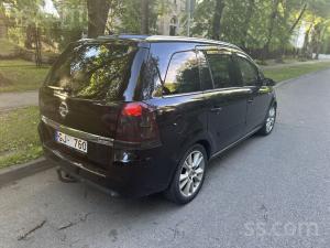 Melns Opel Zafira 2008 Rīga, ar dzinēja tilpumu 1.90 L un nobraukumu 301 tūkst. km par 2500 €, foto 4 vietnē AUTOMOTO.COM.LV