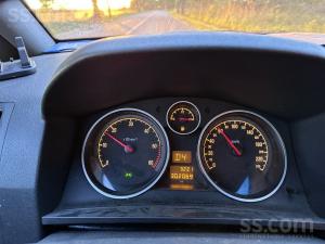 Melns Opel Zafira 2008 Rīga, ar dzinēja tilpumu 1.90 L un nobraukumu 301 tūkst. km par 2500 €, foto 7 vietnē AUTOMOTO.COM.LV