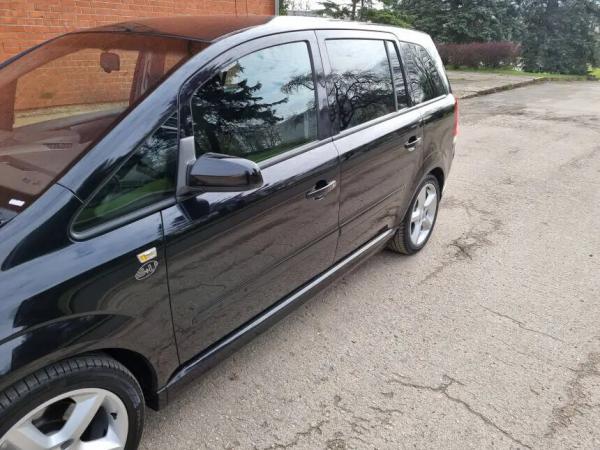 Melns Opel Zafira 2008 Jēkabpils, ar dzinēja tilpumu 1.90 L un nobraukumu 328 tūkst. km par 2900 €, foto 9 vietnē AUTOMOTO.COM.LV