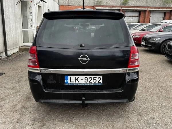 Melns Opel Zafira 2008 Daugavpils, ar dzinēja tilpumu 1.90 L un nobraukumu 291 tūkst. km par 1690 €, foto 5 vietnē AUTOMOTO.COM.LV