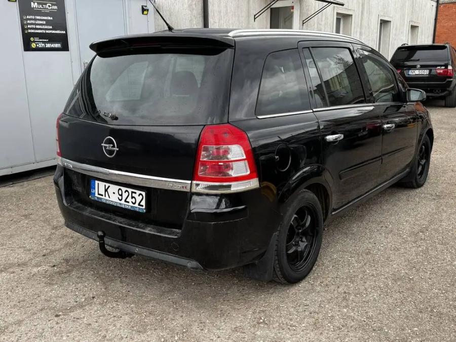 Melns Opel Zafira 2008 Daugavpils, ar dzinēja tilpumu 1.90 L un nobraukumu 291 tūkst. km par 1690 €, foto 7 vietnē AUTOMOTO.COM.LV