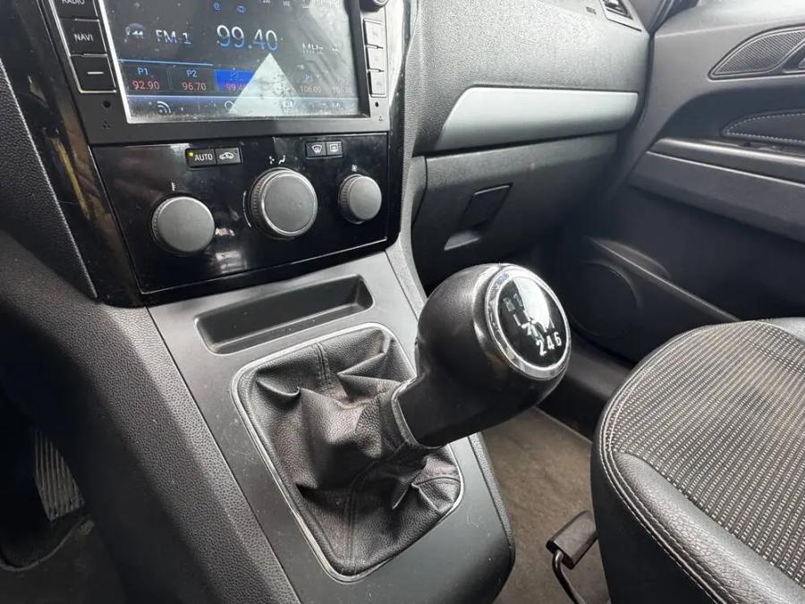 Melns Opel Zafira 2008 Daugavpils, ar dzinēja tilpumu 1.90 L un nobraukumu 291 tūkst. km par 1690 €, foto 13 vietnē AUTOMOTO.COM.LV