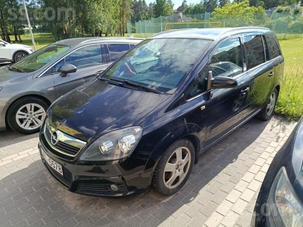 Black Opel Zafira 2008 in Jelgava, with an engine capacity of 1.90 L and mileage of 274 thousand km for 1550 €, photo 1 on AUTOMOTO.COM.LV