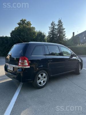 Melns Opel Zafira 2008 Bauska, ar dzinēja tilpumu 1.70 L un nobraukumu 350 tūkst. km par 2200 €, foto 4 vietnē AUTOMOTO.COM.LV