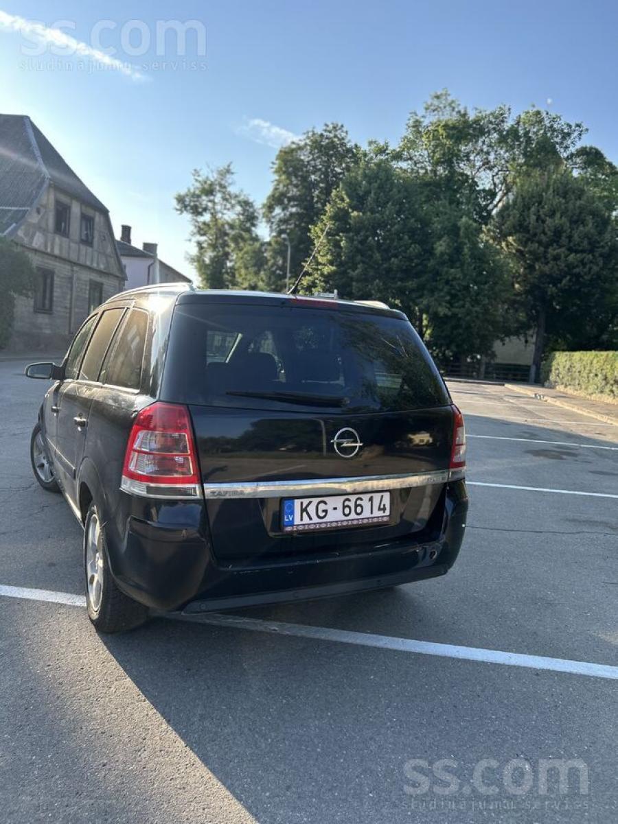 Melns Opel Zafira 2008 Bauska, ar dzinēja tilpumu 1.70 L un nobraukumu 350 tūkst. km par 2200 €, foto 5 vietnē AUTOMOTO.COM.LV