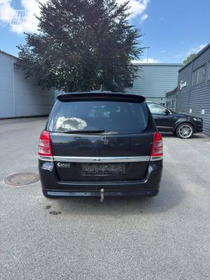 Melns Opel Zafira 2008 Viļņa, ar dzinēja tilpumu 1.90 L un nobraukumu 300 tūkst. km par 2600 €, foto  vietnē AUTOMOTO.COM.LV