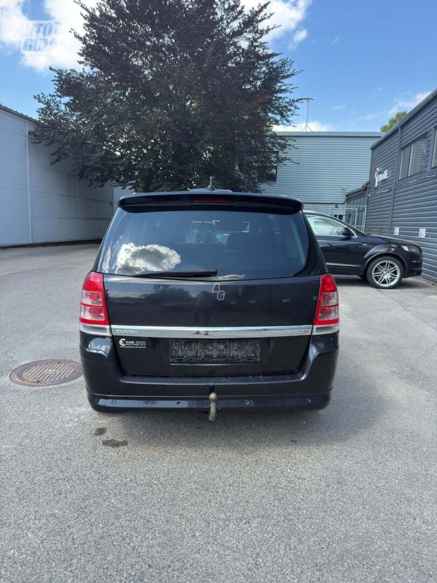 Melns Opel Zafira 2008 Viļņa, ar dzinēja tilpumu 1.90 L un nobraukumu 300 tūkst. km par 2600 €, foto 1 vietnē AUTOMOTO.COM.LV