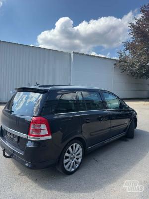 Melns Opel Zafira 2008 Viļņa, ar dzinēja tilpumu 1.90 L un nobraukumu 300 tūkst. km par 2600 €, foto 3 vietnē AUTOMOTO.COM.LV