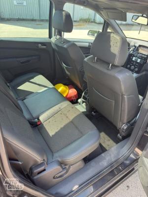 Melns Opel Zafira 2008 Viļņa, ar dzinēja tilpumu 1.90 L un nobraukumu 300 tūkst. km par 2600 €, foto 10 vietnē AUTOMOTO.COM.LV