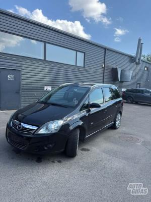 Melns Opel Zafira 2008 Viļņa, ar dzinēja tilpumu 1.90 L un nobraukumu 300 tūkst. km par 2600 €, foto 12 vietnē AUTOMOTO.COM.LV