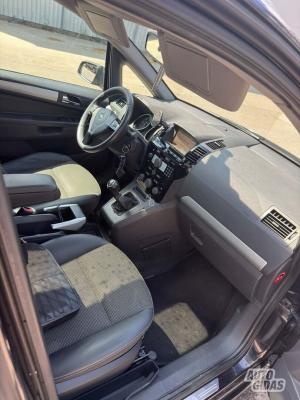 Melns Opel Zafira 2008 Viļņa, ar dzinēja tilpumu 1.90 L un nobraukumu 300 tūkst. km par 2600 €, foto 13 vietnē AUTOMOTO.COM.LV